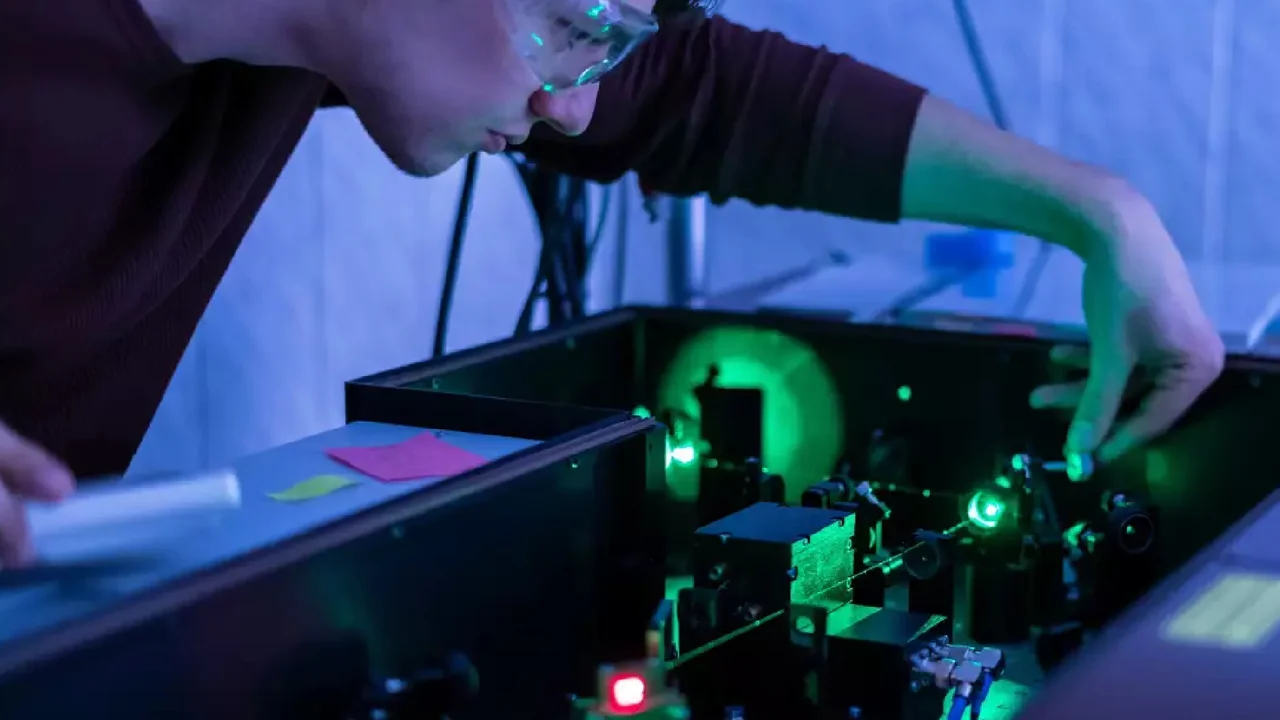 Photonics and Electromagnetics | Electrical and Computer Engineering